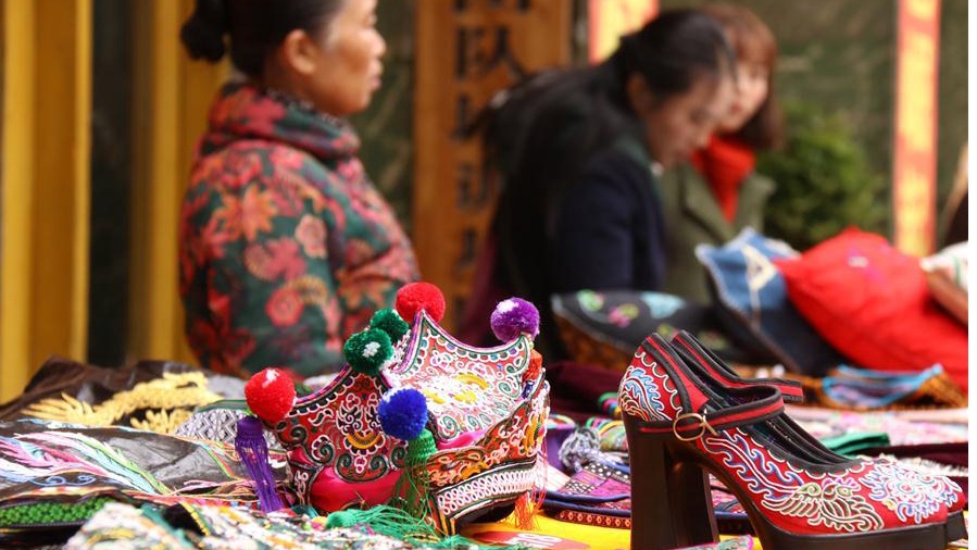 Traditional embroidered handicraft competition