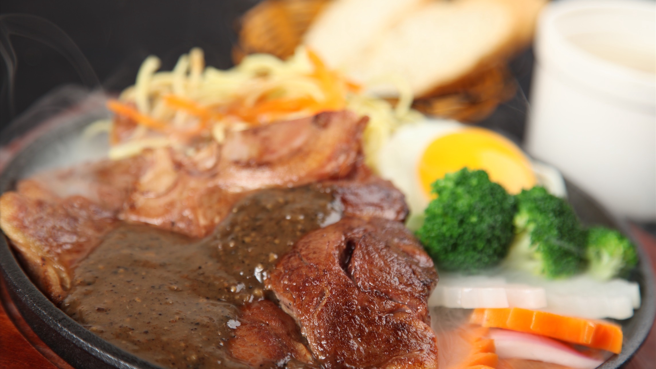 Western Cuisines with Great View of Beijing