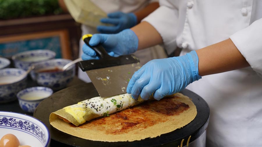 Street food culture explored in Tianjin